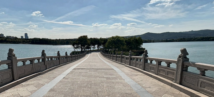 Shihu (Stone) Lake Loop and Bridges - Great Runs